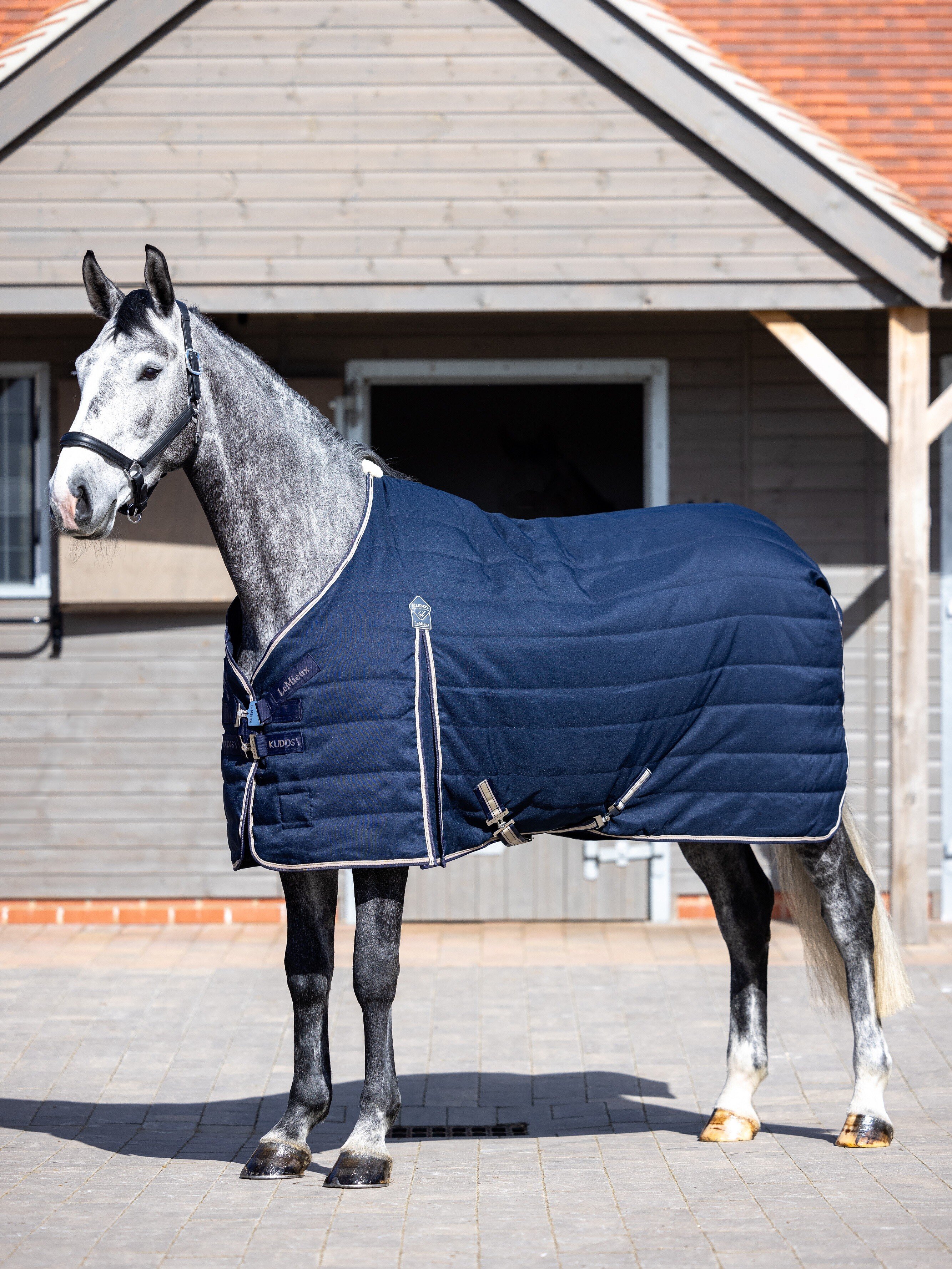 Kudos Stable Rug 50g Navy Horse