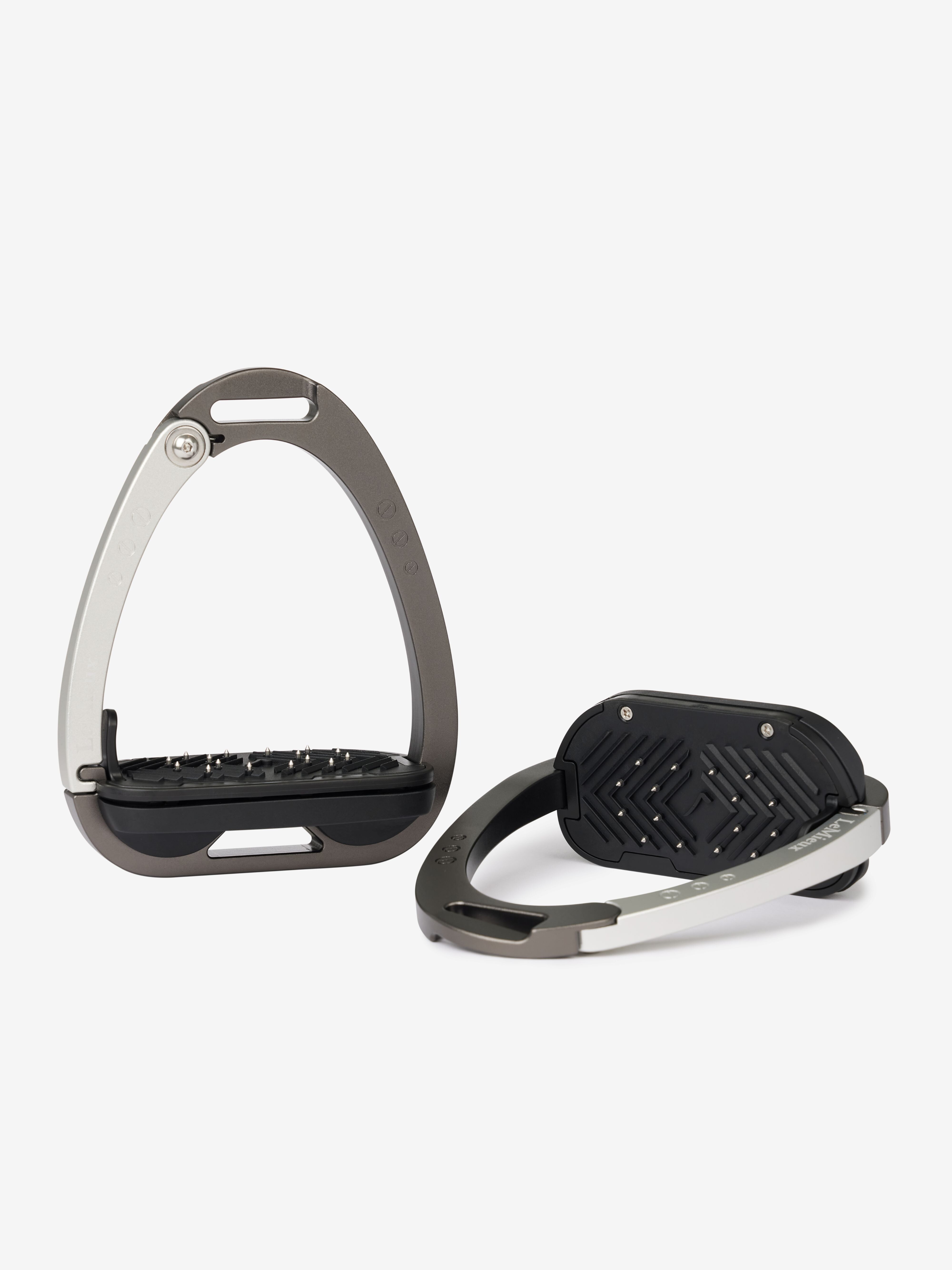 Vector Control Stirrup Carbon/Silver Horse